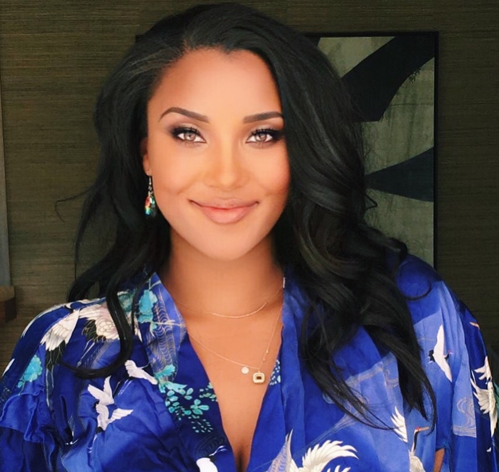 Sasha Fox Family: Parents, Siblings | FamilyWing