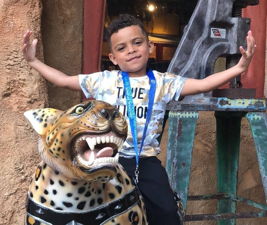 Ali Brown Mother, Father, Siblings | FamilyWing