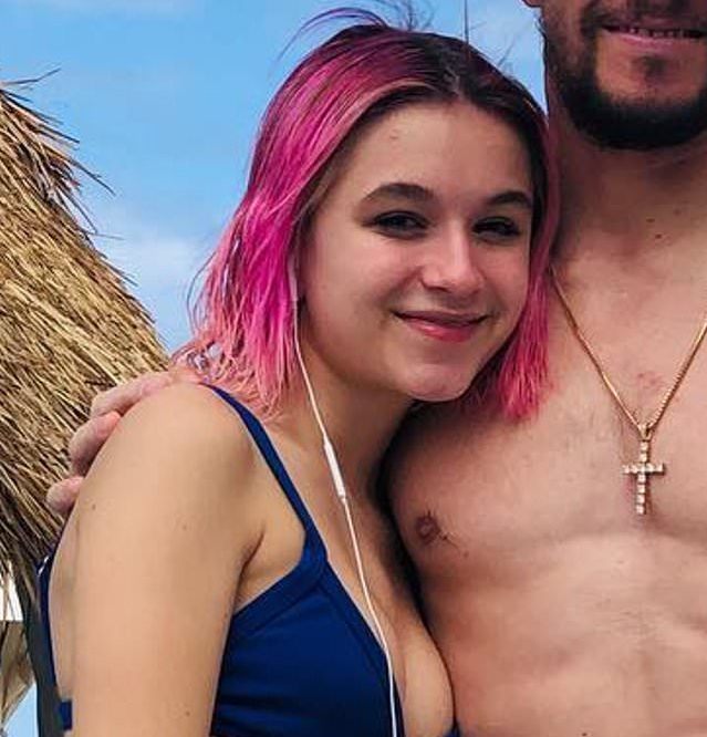 Ella Wahlberg Mother, Father, Siblings | FamilyWing