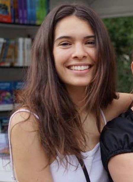 Claudia Traisac Family: Husband, Parents, Siblings | FamilyWing