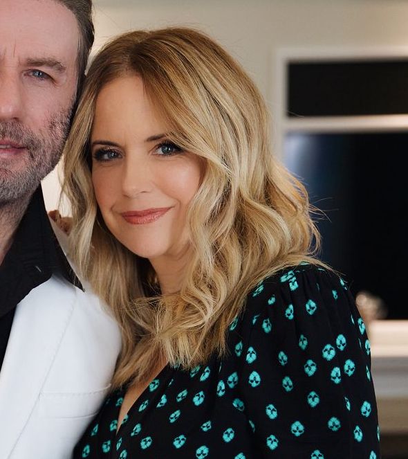 Kelly Preston Family: Husband, Kids, Parents, Siblings | FamilyWing