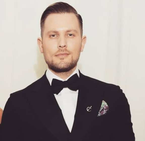 Dennis Jauch Family: Wife, Parents, | FamilyWing